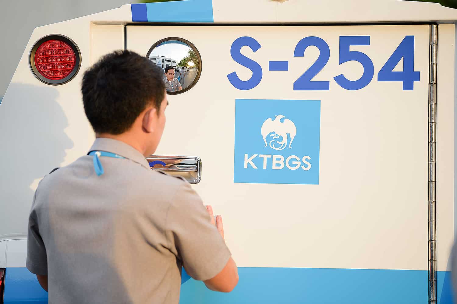 การให้บริการขนส่งเงินตราต่างประเทศ โดยผ่านทางเครื่องบินหรือทางรถยนต์ - KTGS