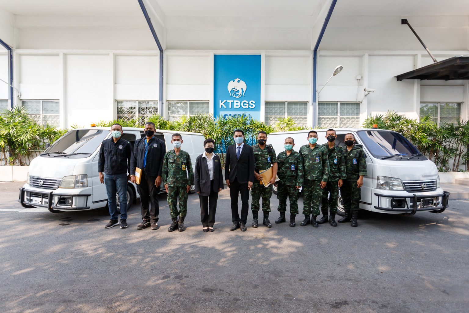 KTBGS มอบรถยนต์ให้แก่ หน่วยข่าวกรองทางทหาร และ หน่วยเฉพาะกิจกรมทหารพรานที่ 42 - KTGS