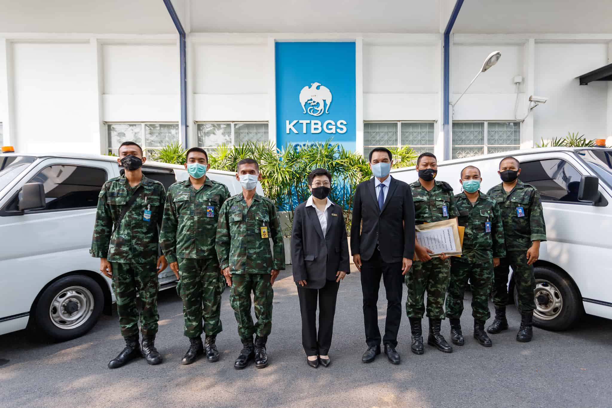 KTBGS มอบรถยนต์ให้แก่ หน่วยข่าวกรองทางทหาร และ หน่วยเฉพาะกิจกรมทหารพรานที่ 42 - KTGS